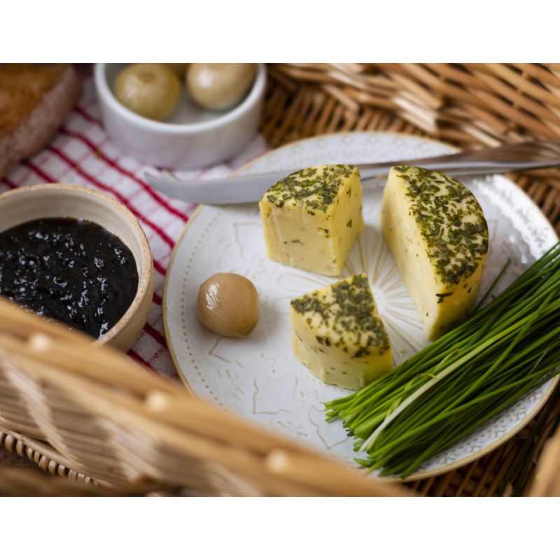 NEW Ploughman's Cheddar with Pickled Onion & Chive - 200g